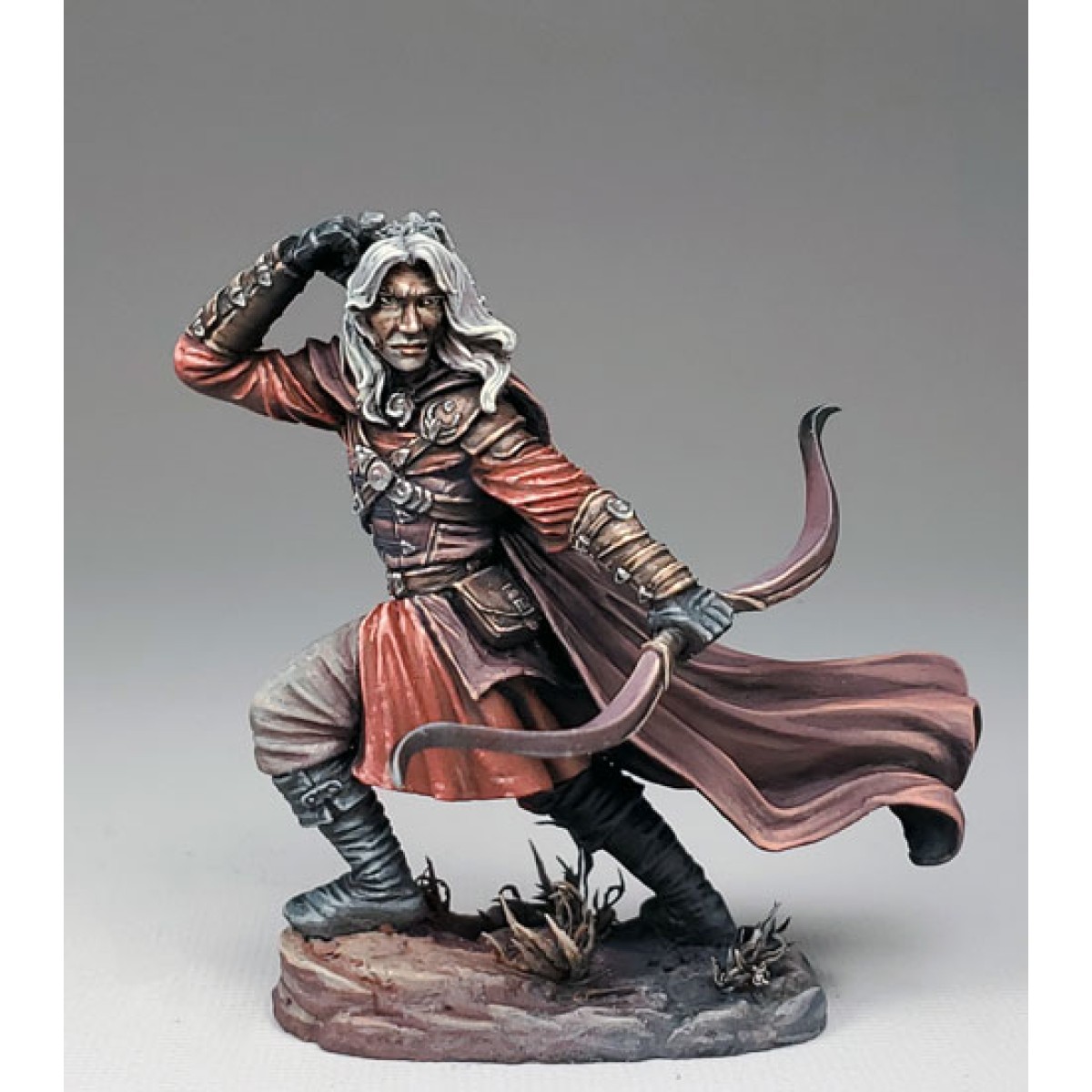 Dark Sword Miniatures - Visions in Fantasy - Male Ranger with Bow (2019) Dark Sword Miniatures - Visions in Fantasy - Male Ranger with Bow (2019)